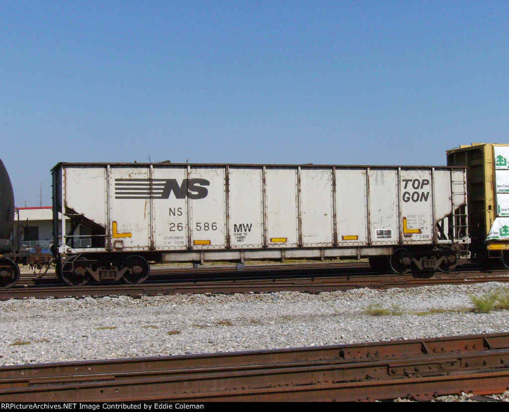 NS 26586 (ex-NW 131449 - MW/Scrap tie loading only)